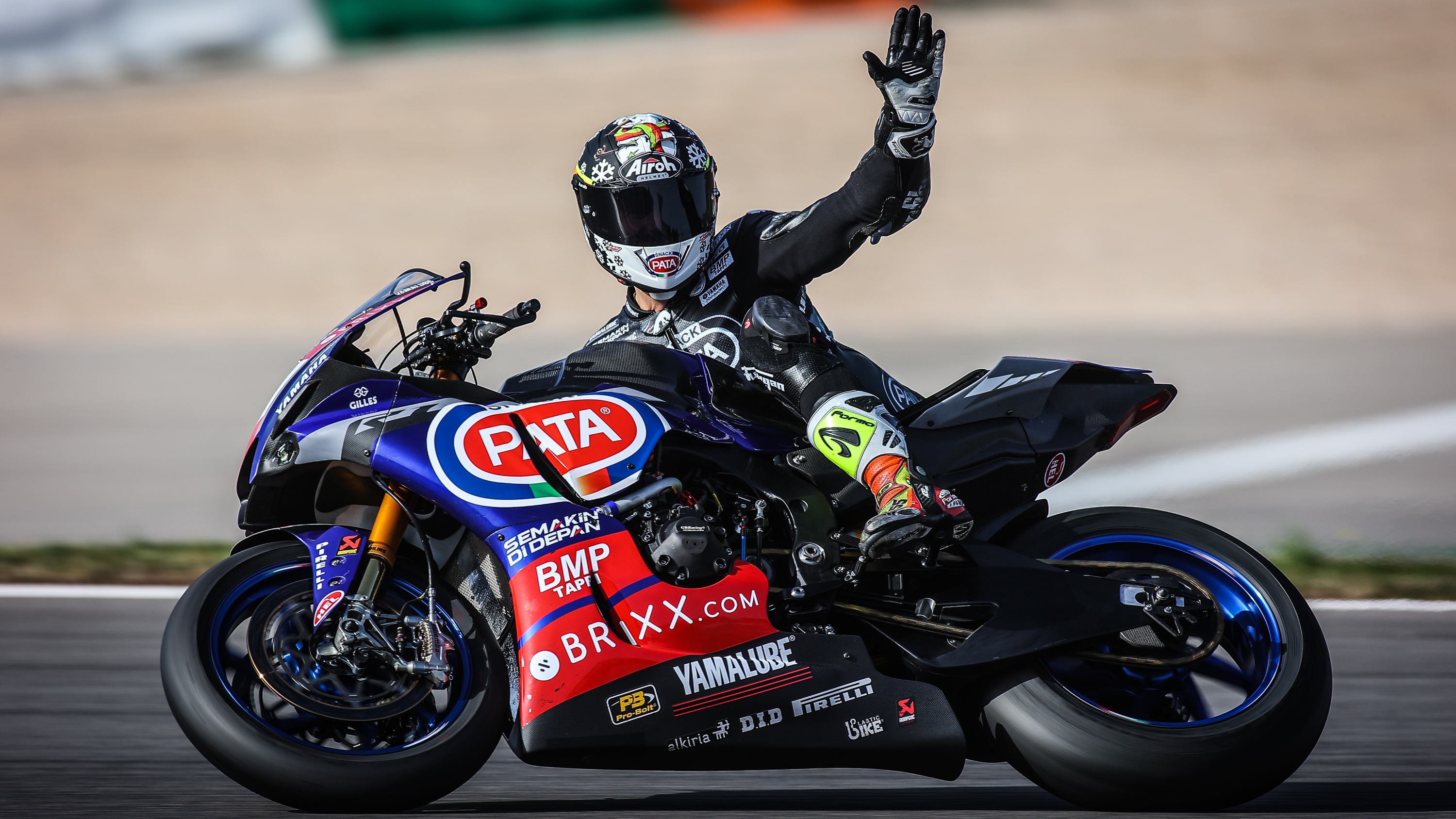 Watch Locatelli explica los cambios en la YZF-R1 tras el primer test ...