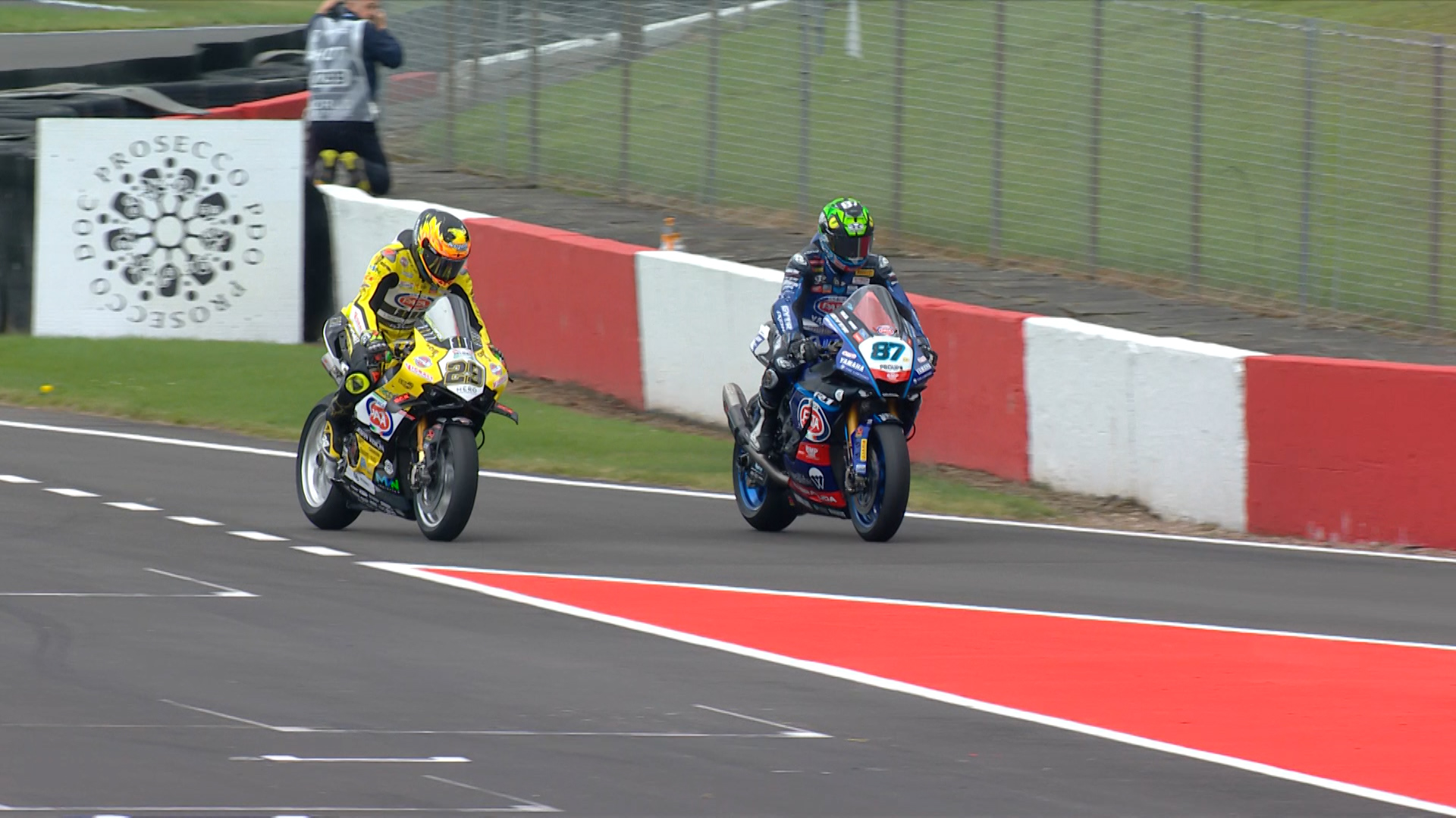 Watch FREE: who started the UK Round in the perfect fashion in FP1 ...